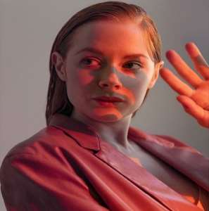 Emily Beecham Birthday, Real Name, Age, Weight, Height, Family, Facts ...