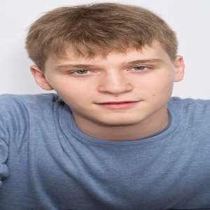 Fred Hechinger Birthday, Real Name, Age, Weight, Height, Family, Facts ...