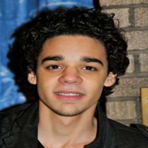 David Alvarez Birthday, Real Name, Age, Weight, Height, Family, Facts ...