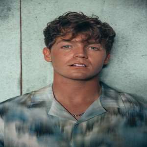 Jamie Miller Birthday, Real Name, Age, Weight, Height, Family, Facts ...