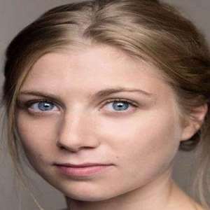 Dora Davis Birthday, Real Name, Age, Weight, Height, Family, Facts ...