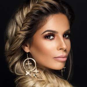Laura Lee Birthday, Real Name, Age, Weight, Height, Family, Facts ...