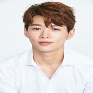 Moon Yoo kang Birthday, Real Name, Age, Weight, Height, Family, Facts ...