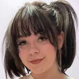 Cari Roblox Birthday, Real Name, Age, Weight, Height, Family, Facts ...