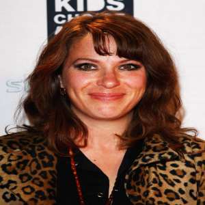 Juliet Cowan Birthday, Real Name, Age, Weight, Height, Family, Facts ...