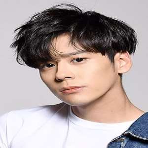Miles Wei Birthday, Real Name, Age, Weight, Height, Family, Facts ...