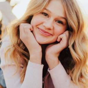Addie Weems Birthday, Real Name, Age, Weight, Height, Family, Facts ...