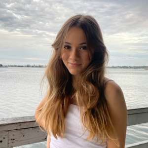 Lily LaBrant Birthday, Real Name, Age, Weight, Height, Family, Facts ...