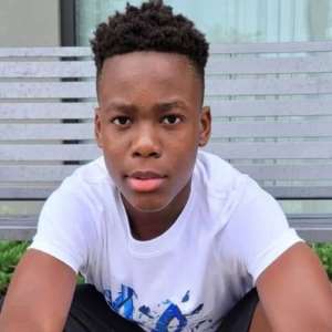 Ahzee Damis Birthday, Real Name, Age, Weight, Height, Family, Facts ...