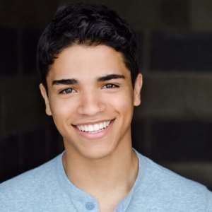 Johnathan Nieves Birthday, Real Name, Age, Weight, Height, Family ...