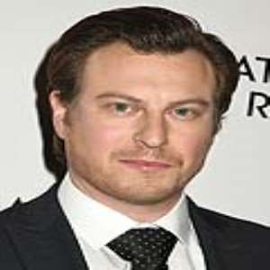 Noah Segan Birthday, Real Name, Age, Weight, Height, Family, Facts ...