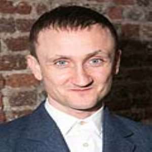 Tom Brooke Birthday, Real Name, Age, Weight, Height, Family, Facts ...