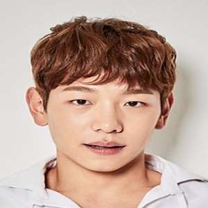 Shin Joo Hyup Birthday, Real Name, Age, Weight, Height, Family, Facts ...