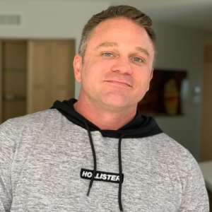 Shawn Davis Birthday, Real Name, Age, Weight, Height, Family, Facts ...