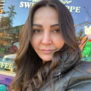 Connie Davis Birthday, Real Name, Age, Weight, Height, Family, Facts ...