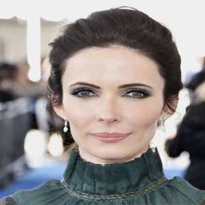 Elizabeth Tulloch Birthday, Real Name, Age, Weight, Height, Family ...