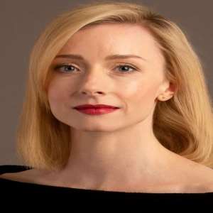 Fiona Glascott Birthday, Real Name, Age, Weight, Height, Family, Facts ...