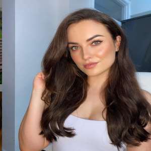 Holly Carpenter Birthday, Real Name, Age, Weight, Height, Family, Facts ...