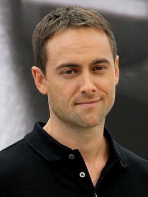 Stuart Townsend Birthday, Real Name, Age, Weight, Height, Family, Facts ...