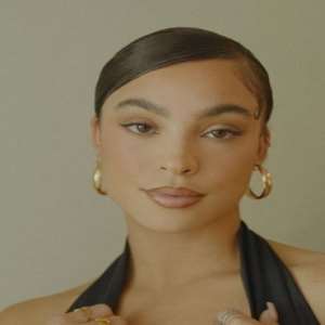 Riley Simpson Birthday, Real Name, Age, Weight, Height, Family, Facts ...