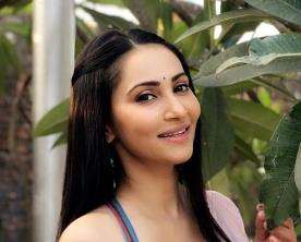 Rishina Kandhari Birthday, Real Name, Age, Weight, Height, Family ...