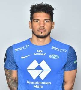 Ohi Omoijuanfo Birthday, Real Name, Age, Weight, Height, Family, Facts ...
