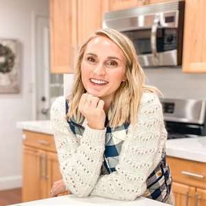 Julie Deru Birthday, Real Name, Age, Weight, Height, Family, Facts ...