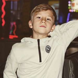 Jaxon Bieber Birthday, Real Name, Age, Weight, Height, Family, Facts ...