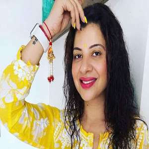 Sambhavna Seth Birthday, Real Name, Age, Weight, Height, Family, Facts ...