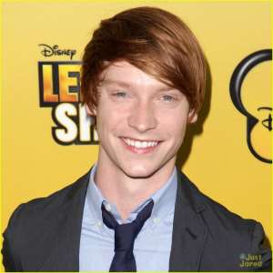 Calum Worthy Birthday, Real Name, Age, Weight, Height, Family, Facts ...