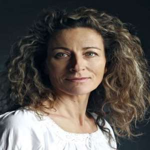 Carrie Crowley Birthday, Real Name, Age, Weight, Height, Family, Facts ...