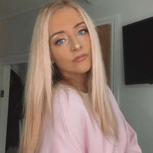 Robyn Hobson Birthday, Real Name, Age, Weight, Height, Family, Facts ...