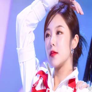 Wheein (Singer) Birthday, Real Name, Age, Weight, Height, Family, Facts ...