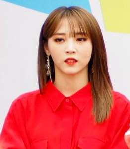 Moonbyul (Singer) Birthday, Real Name, Age, Weight, Height, Family ...