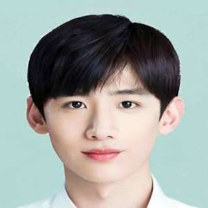 Bai Jingting Birthday, Real Name, Age, Weight, Height, Family, Facts ...