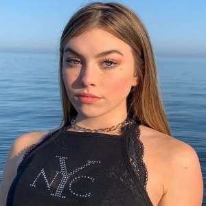 Cynthia Parker Birthday, Real Name, Age, Weight, Height, Family, Facts ...