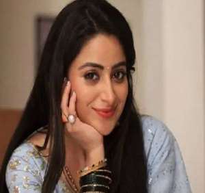 Pakhi Birthday, Real Name, Age, Weight, Height, Family, Facts, Dress ...