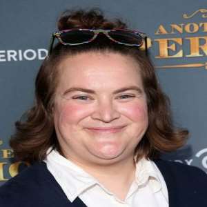 Betsy Sodaro Birthday, Real Name, Age, Weight, Height, Family, Facts ...