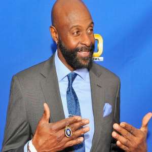 Jerry Rice Birthday, Real Name, Age, Weight, Height, Family, Facts ...