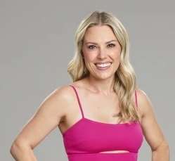 Molly (Love is Blind) Birthday, Real Name, Age, Weight, Height, Family ...