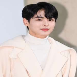 Choi Byung-chan Birthday, Real Name, Age, Weight, Height, Family, Facts ...