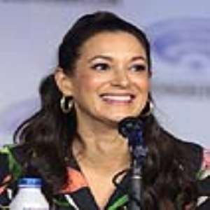 Angelique Cabral Birthday, Real Name, Age, Weight, Height, Family ...