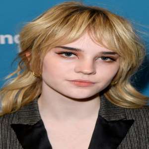 Sophie Thatcher Birthday, Real Name, Age, Weight, Height, Family, Facts ...