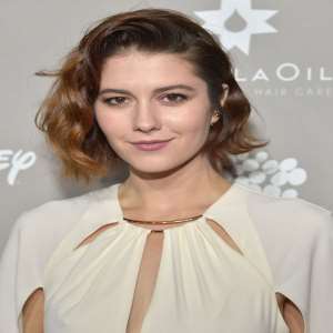 Mary Elizabeth Winstead Birthday, Real Name, Age, Weight, Height ...