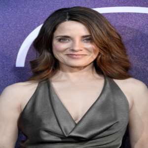 Alanna Ubach Birthday, Real Name, Age, Weight, Height, Family, Facts ...