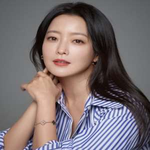 Kim Hee-sun Birthday, Real Name, Age, Weight, Height, Family, Facts ...