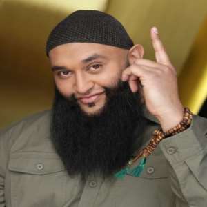 Azhar Usman Birthday, Real Name, Age, Weight, Height, Family, Facts ...