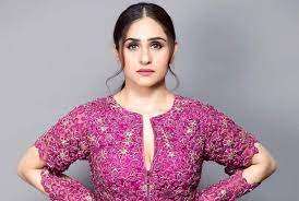 Hunar Hali Birthday, Real Name, Age, Weight, Height, Family, Facts ...