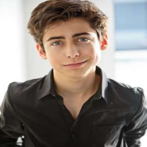 Aidan Gallagher Birthday, Real Name, Age, Weight, Height, Family, Facts ...