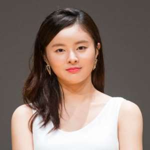 Han Hye-rin Birthday, Real Name, Age, Weight, Height, Family, Facts ...